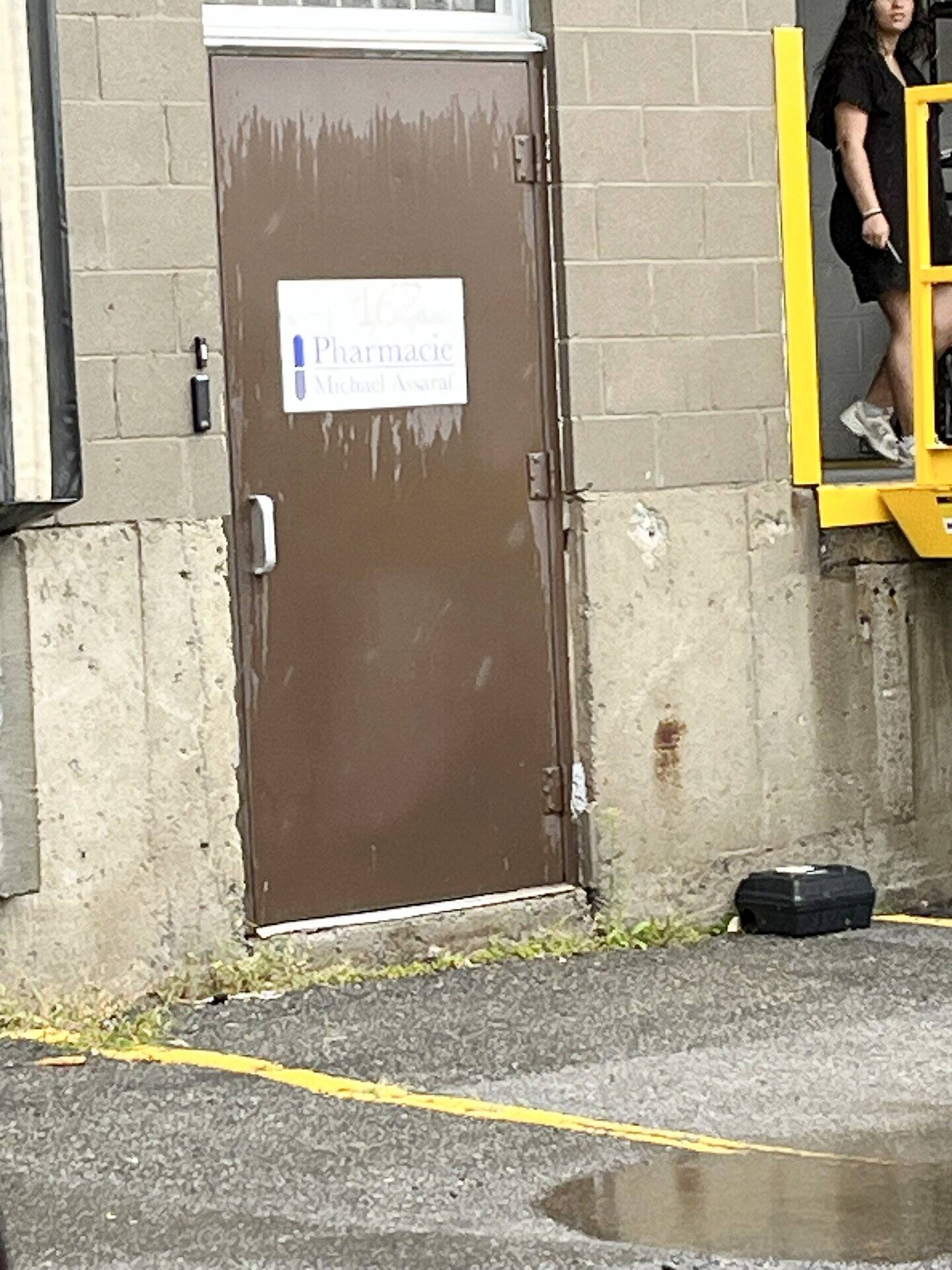 Le pharmacien Michael Assaraf radié par son ordre professionnel après ...