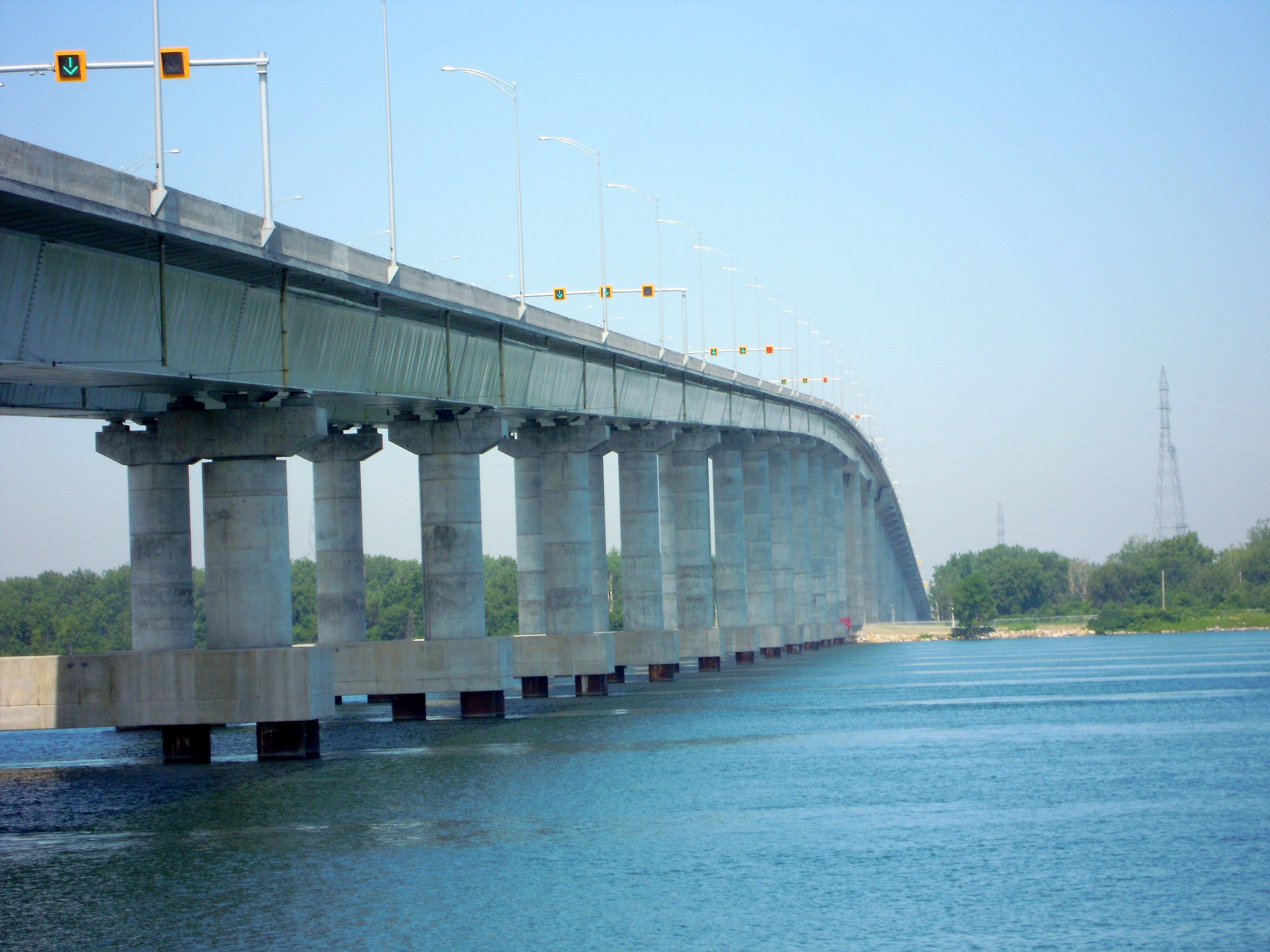 Île d’Orléans: des ponts beaucoup moins chers ailleurs dans le monde | JDM