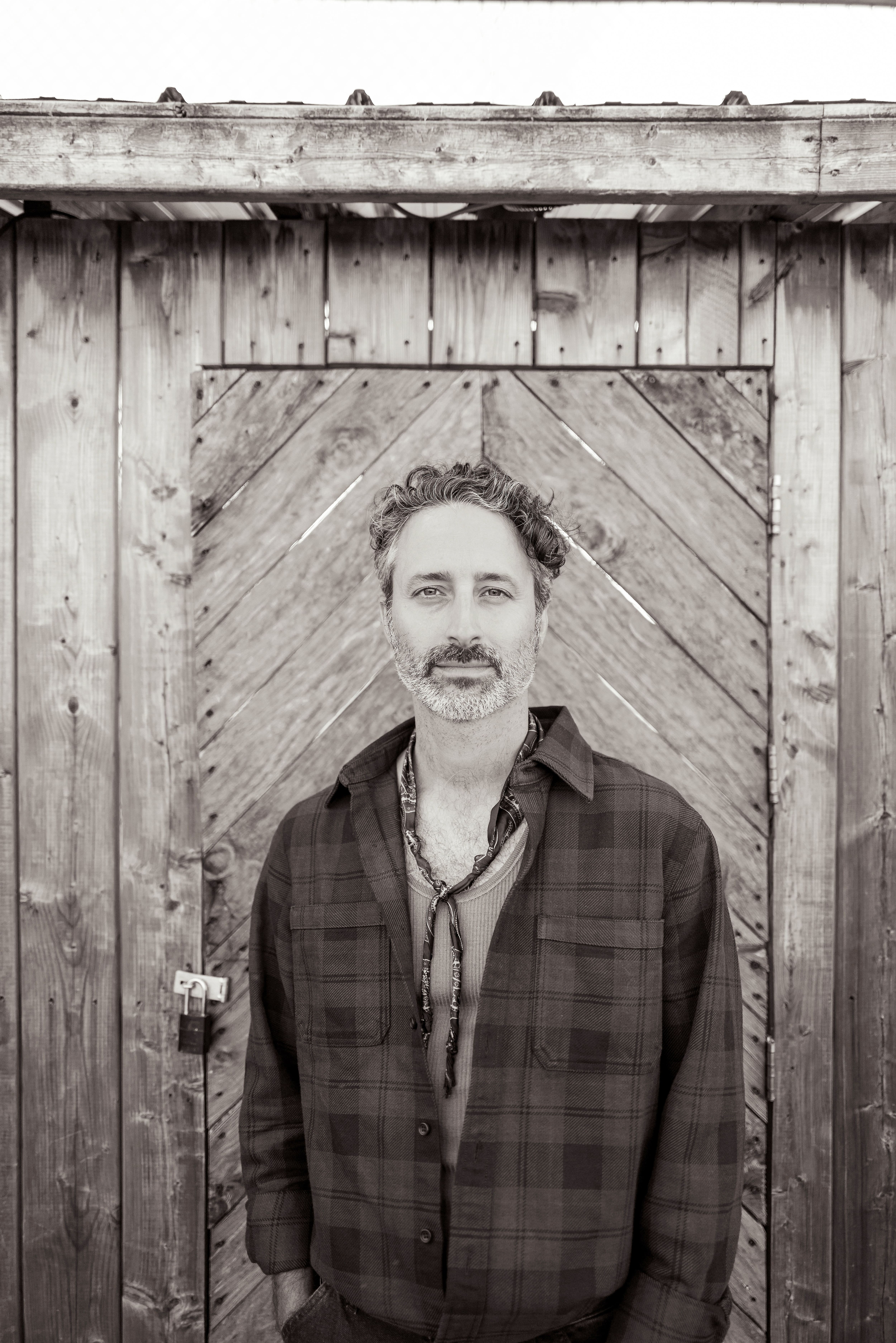 Entre Karkwa et un nouvel album, Louis-Jean Cormier s’offre une tournée «de vacances» | JDM