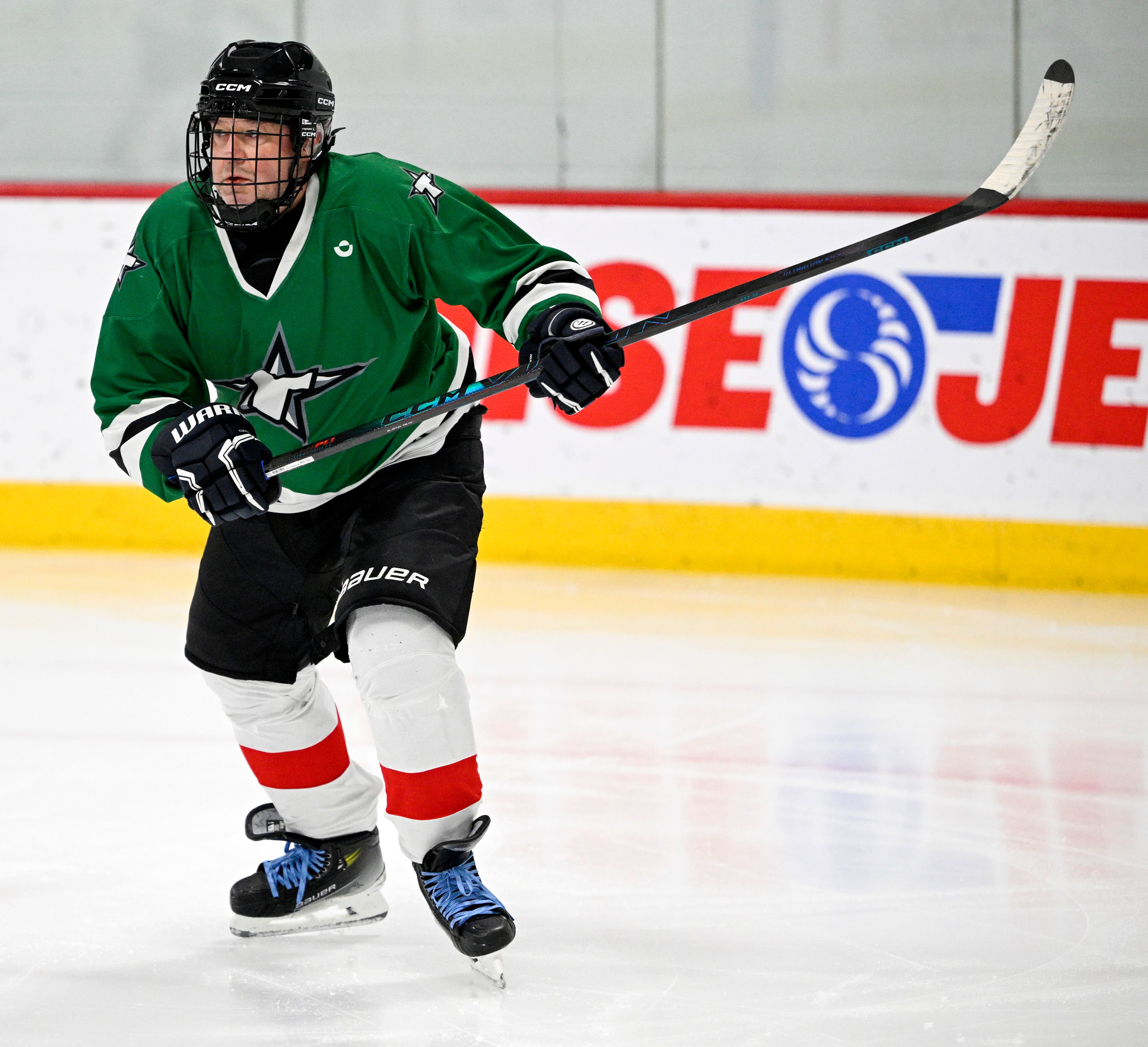 J’ai testé le bâton à 500$ et ça n’a rien changé - TVA Sports