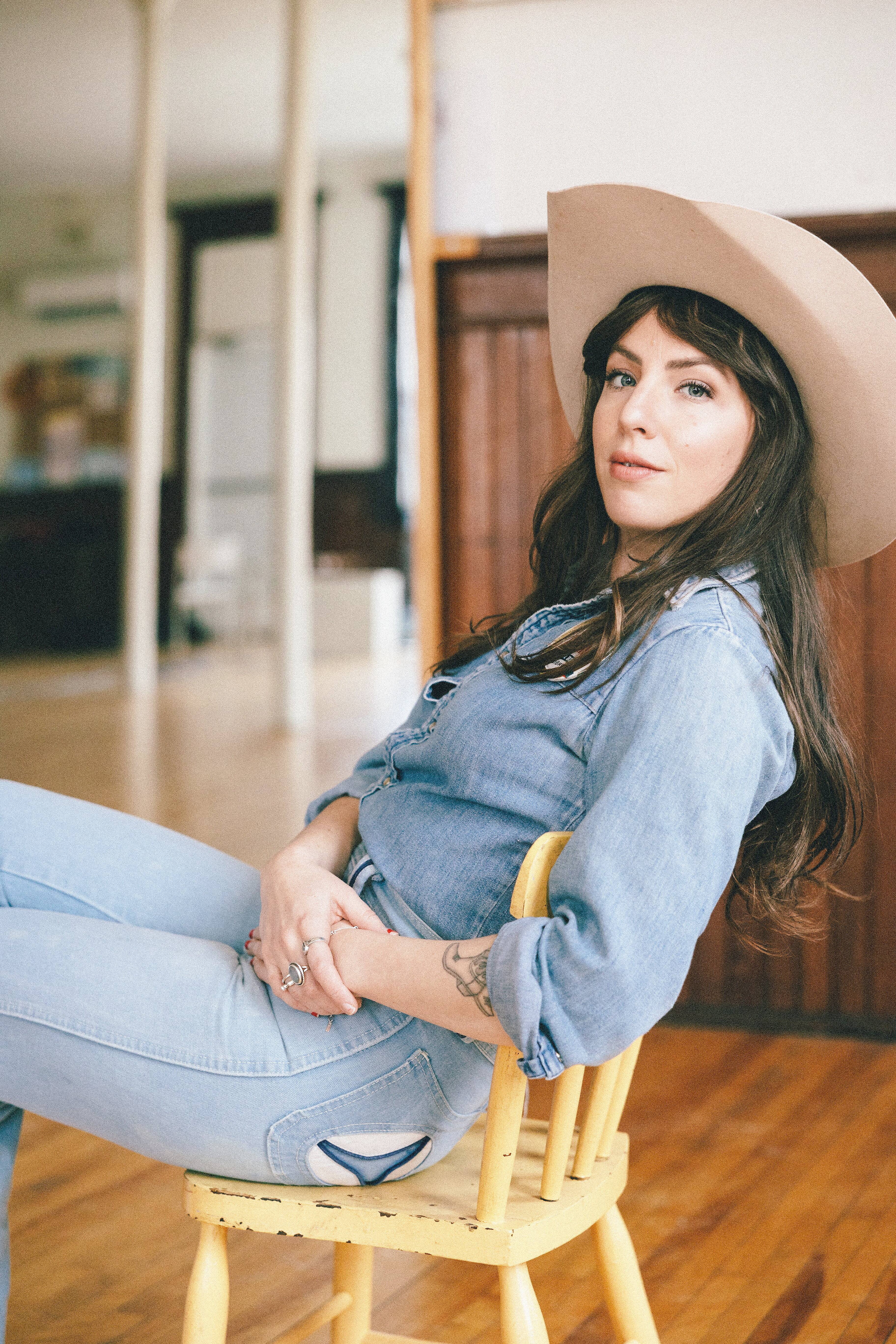 «Boiling Over»: Julie Aubé présente son premier EP en anglais | JDQ