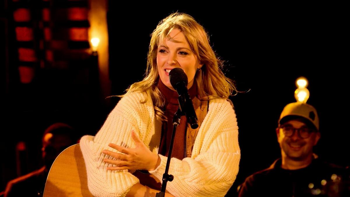 Nouvelle émission: Andréanne A. Mallette autour du feu de camp avec ses ...