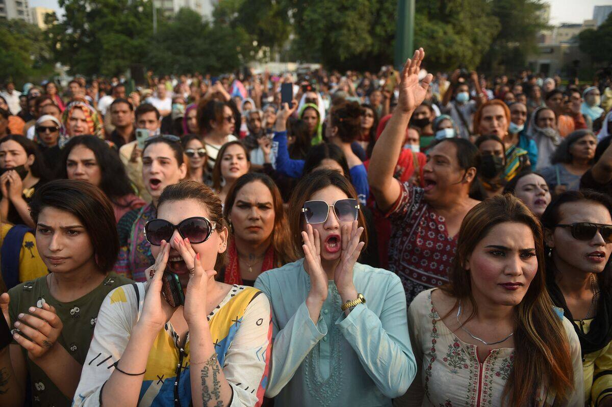 Des centaines de militants transgenres manifestent au Pakistan | JDQ