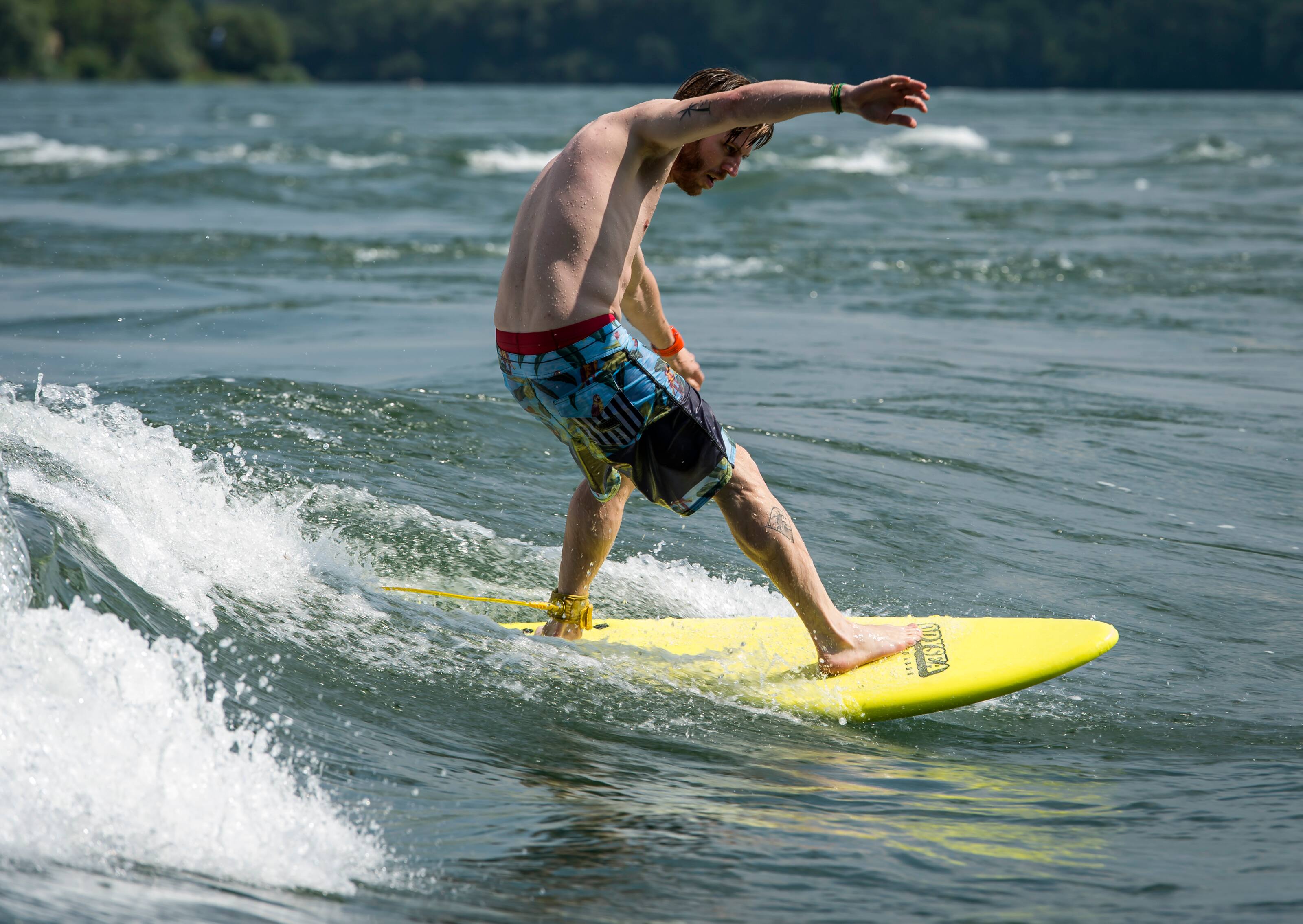 Surf à Montréal: faciliter l’accès à une «vague éternelle» à LaSalle ...