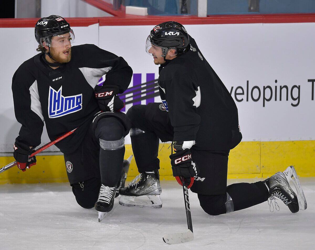Un premier contrat dans la LNH pour Justin Robidas - TVA Sports