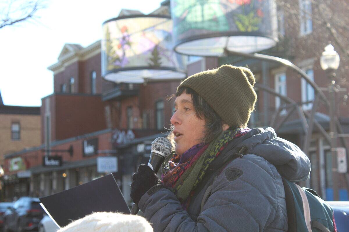 [EN IMAGES] Une marche en mémoire de Daphnée Jolivet à Québec | JDQ