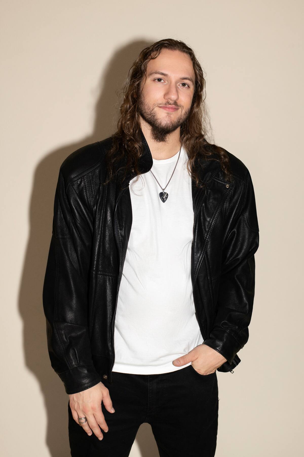 [VIDÉO] «La Voix»: Guillaume Lessard rêve de faire connaître ses compositions de métal en ...