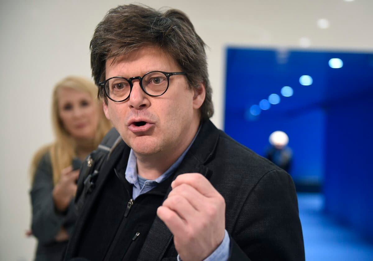 Voici des Québecois (et un Français) connus qui ont combattu la COVID ...