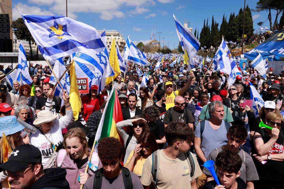 Israël: grande manifestation à Jérusalem contre Nétanyahou | TVA Nouvelles