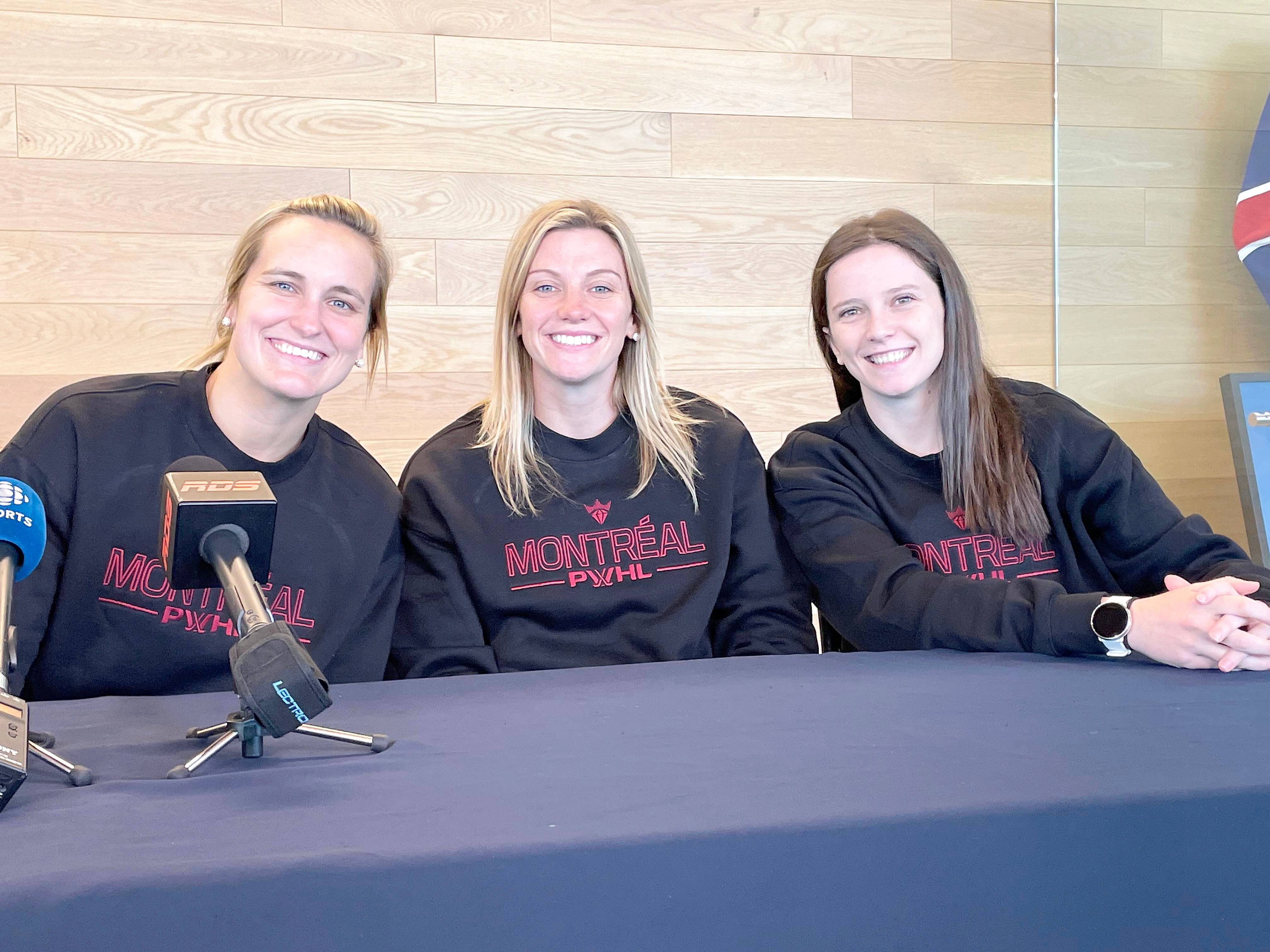 Hockey féminin: Marie-Philip Poulin en guide touristique | JDM