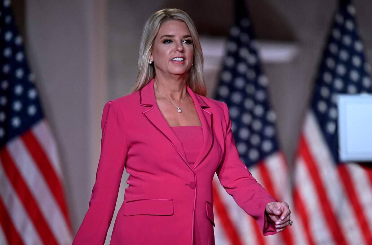 Trump nomme Pam Bondi, une autre de ses fidèles, comme ministre de la ...