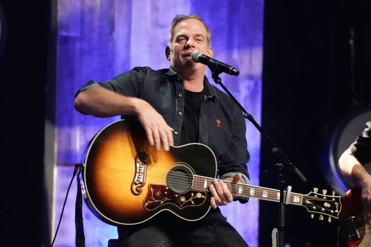 Garou conclut sa tournée québécoise dans un «gros party de famille» à ...