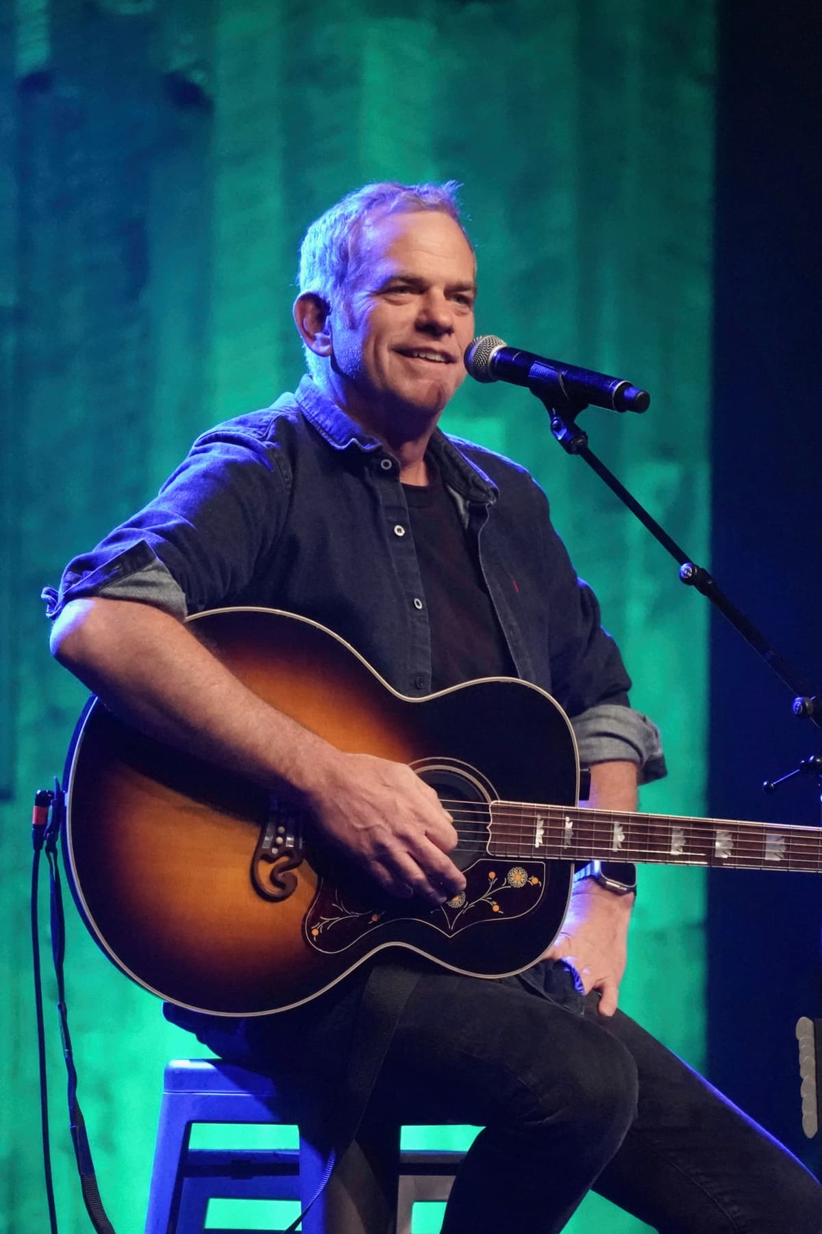 Garou conclut sa tournée québécoise dans un «gros party de famille» à ...