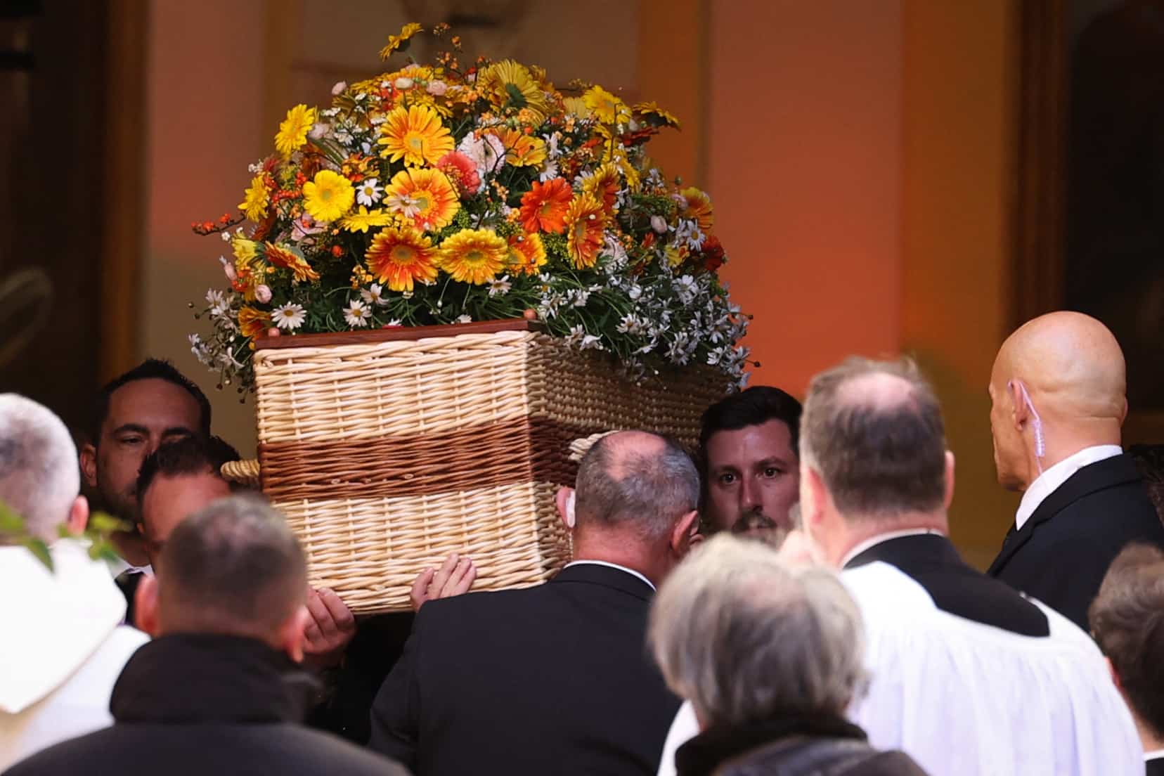 EN IMAGES | Saint-Tropez: un dernier adieu «sans chichi» à Brigitte ...