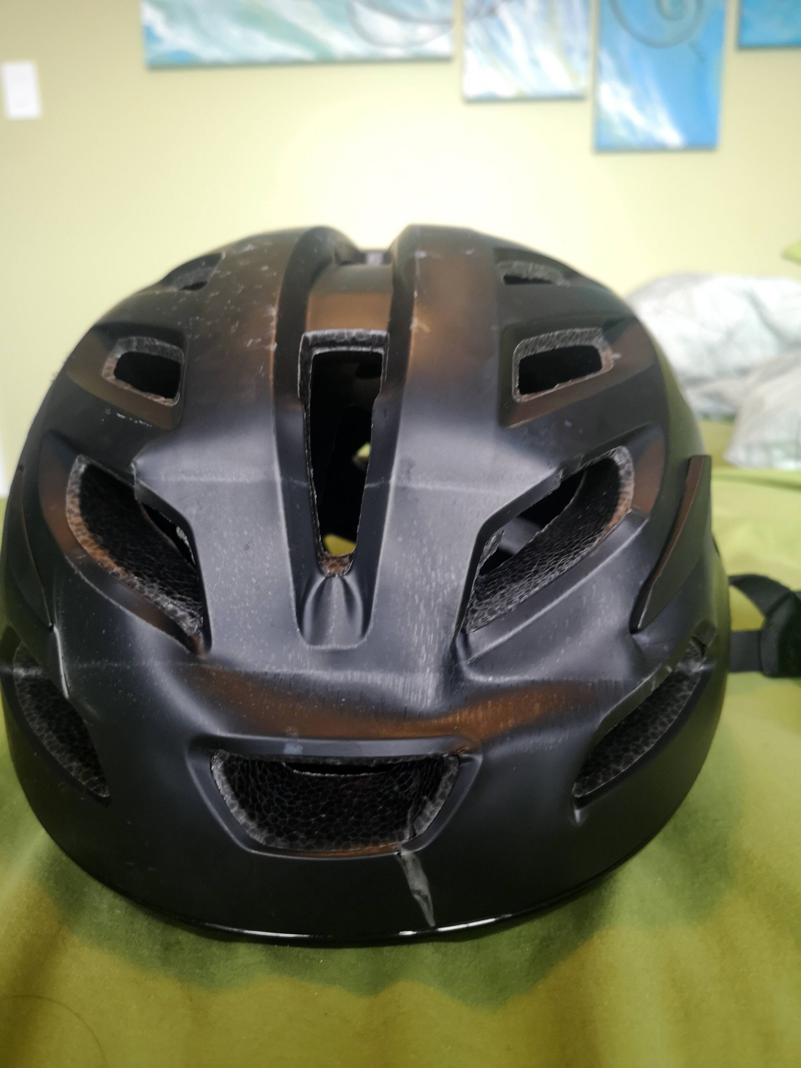 Paraplégique à 18 ans après avoir foncé dans une clôture mal éclairée ...