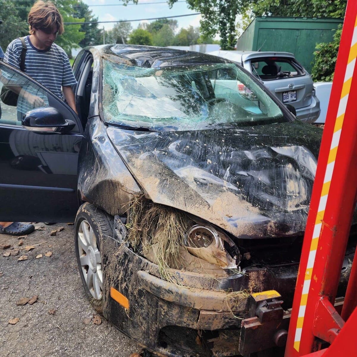 Coincé dans un accident de voiture, il est rassuré par son iPhone | TVA ...