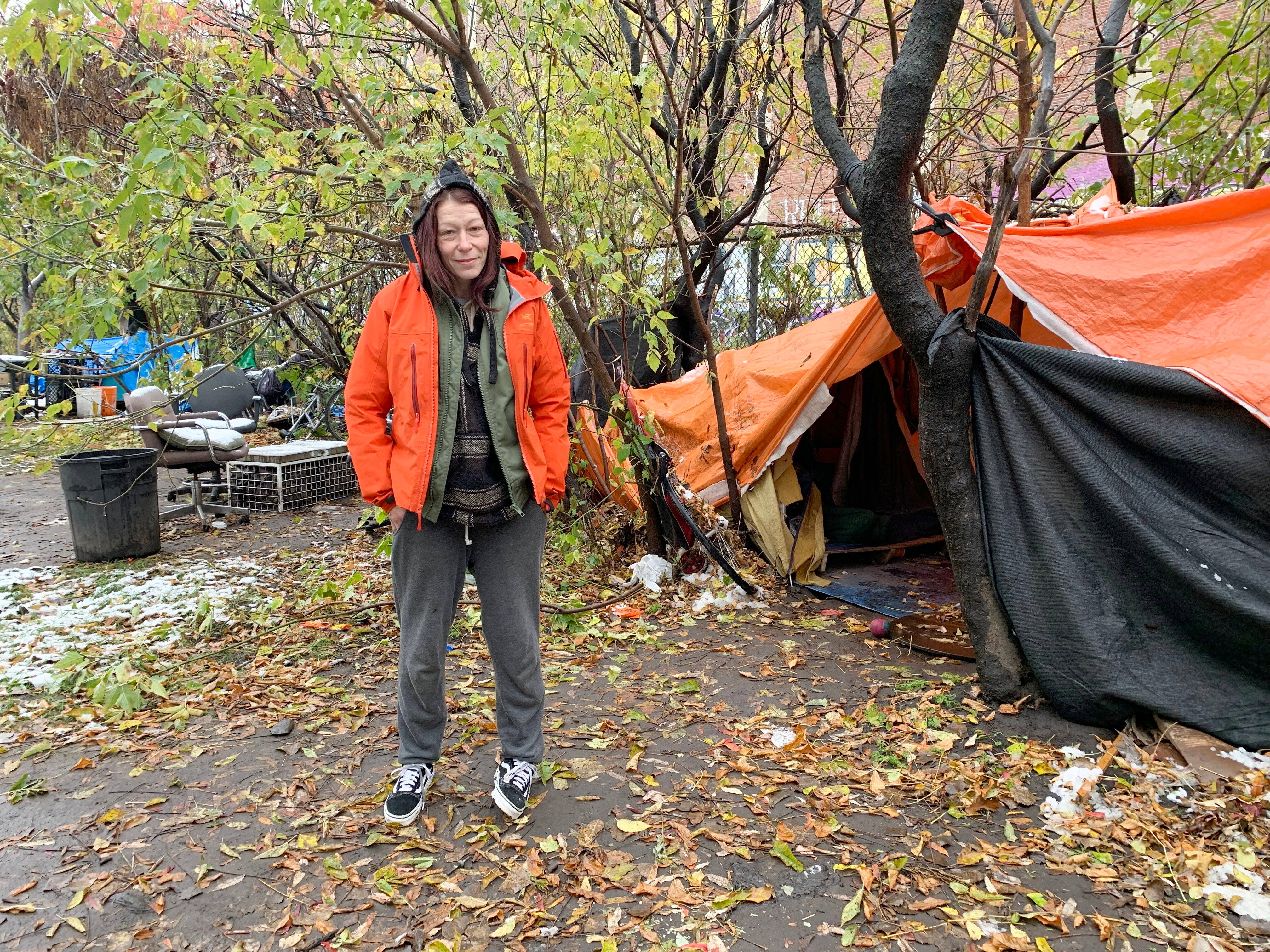 «Il n’y a plus de place dans les refuges»: dormir dans une tente, même ...