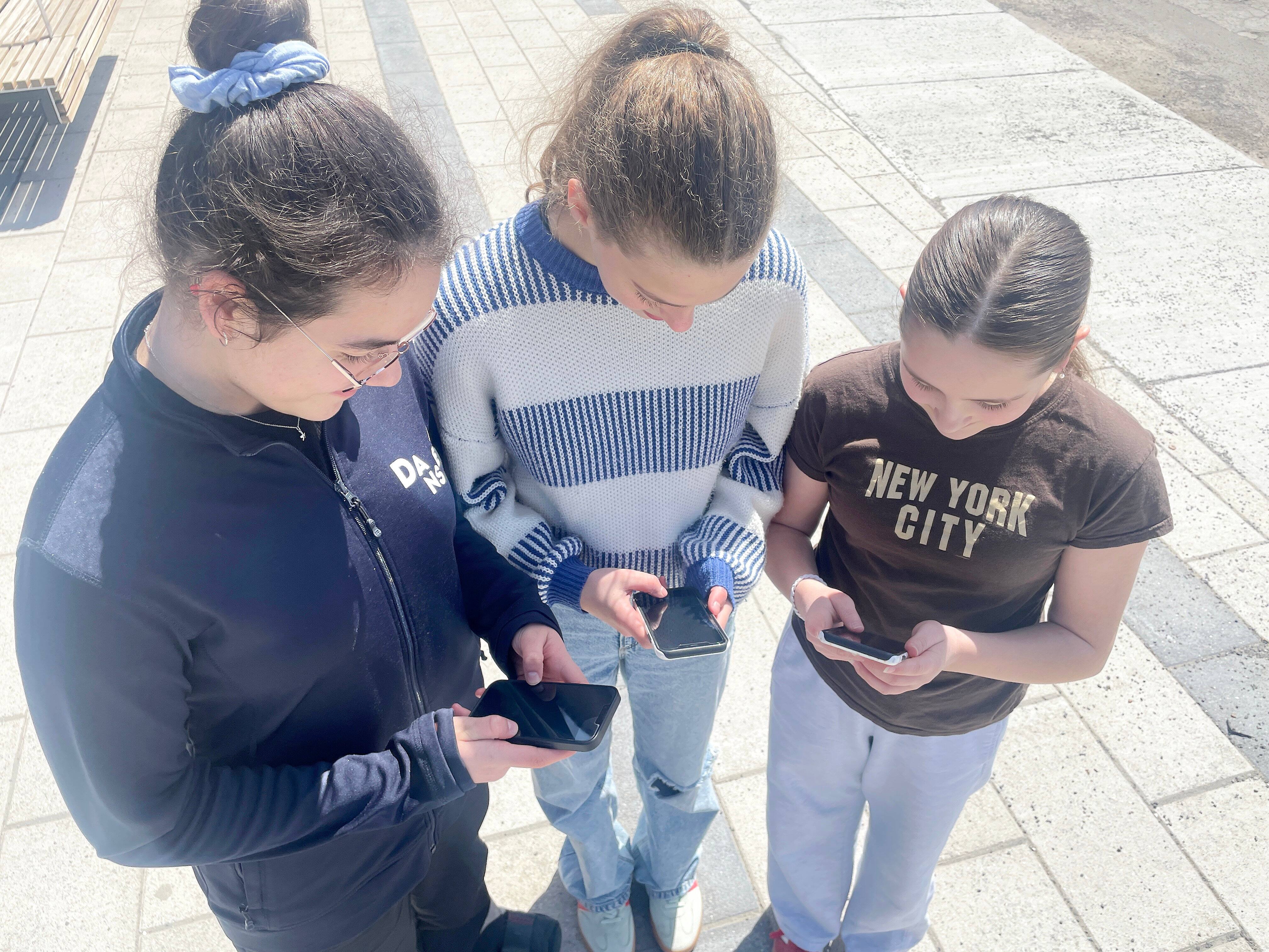 Rentrée scolaire sans cellulaire: la nouvelle mesure est-elle ...