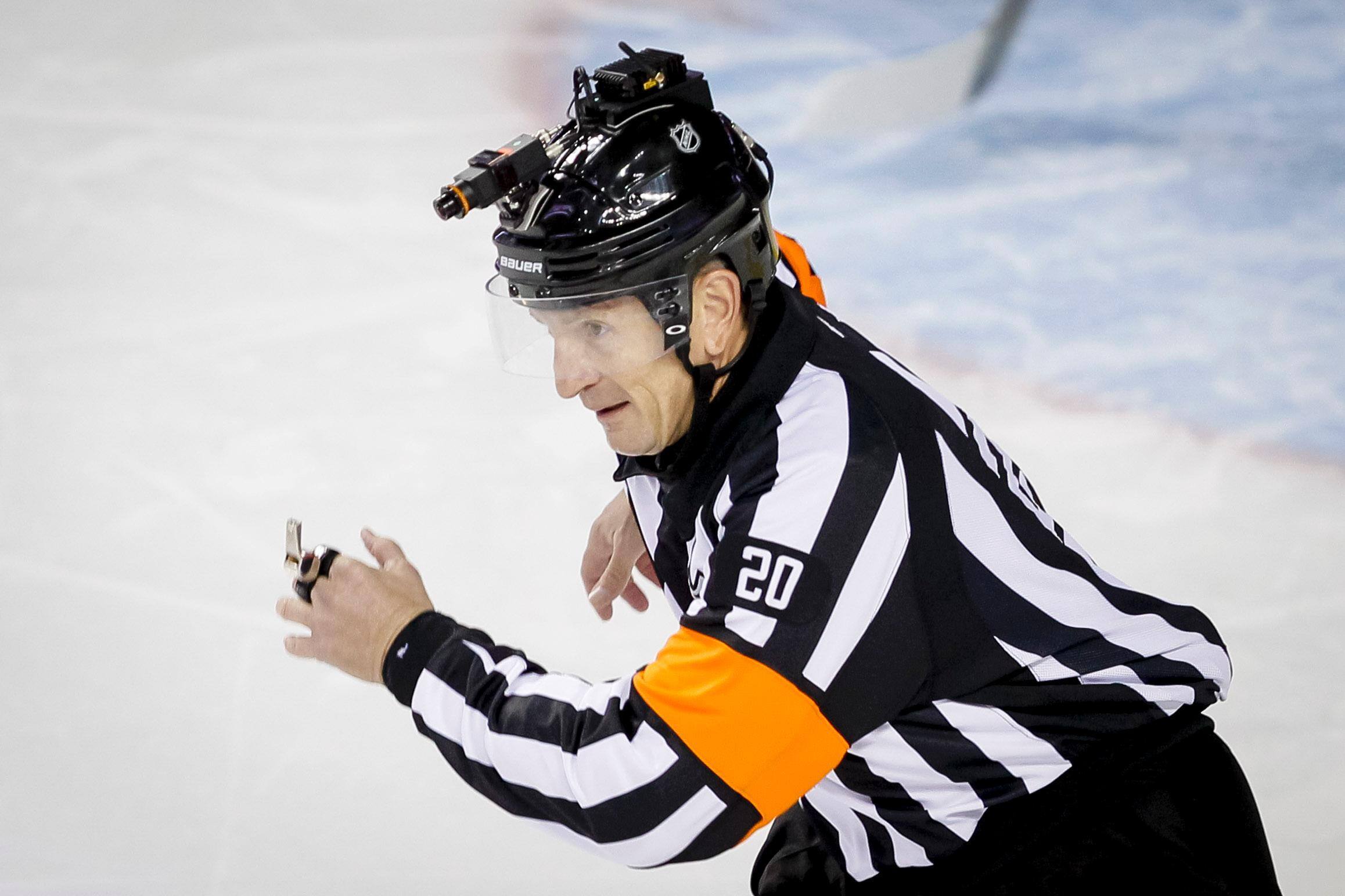 La LNH montre la porte à l'arbitre Tim Peel | TVA Nouvelles