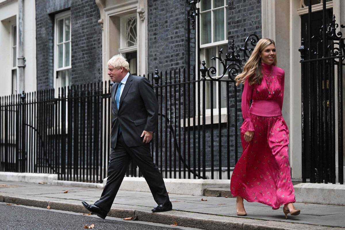 Un mari discret et deux ados: portrait de famille de la nouvelle PM ...