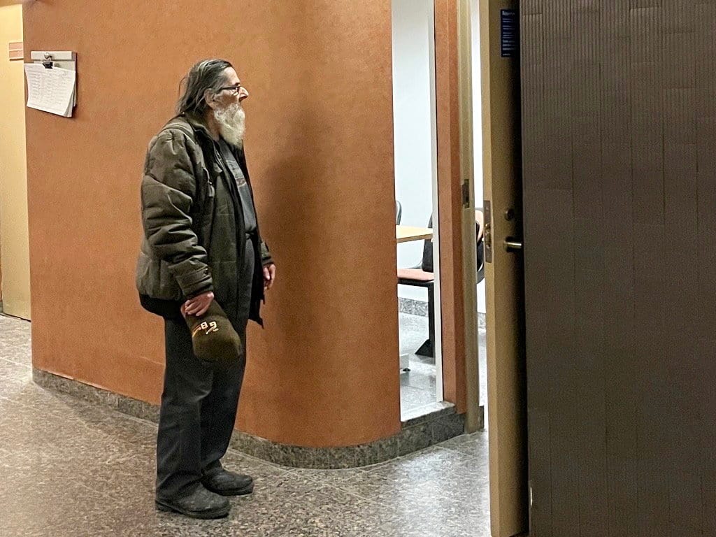 Il avoue avoir agressé deux jeunes filles dans les années 1980 | TVA ...
