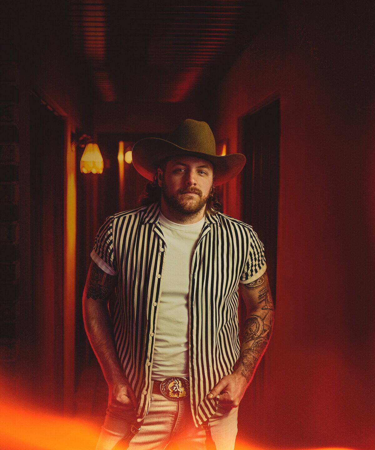 Entrevue avec Matt Lang: d’adolescent timide à vedette du country | JDQ