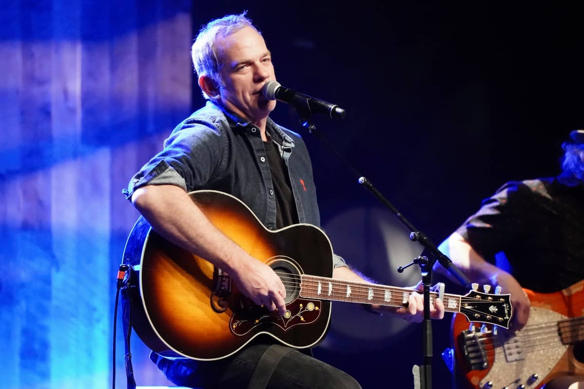 Garou conclut sa tournée québécoise dans un «gros party de famille» à ...