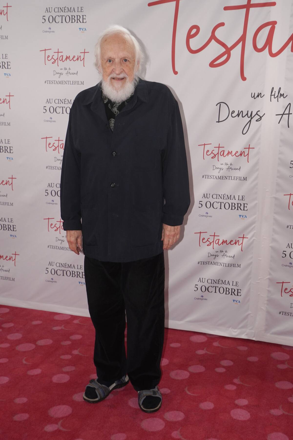 Voyez toutes les vedettes sur le tapis rouge de la première du film ...