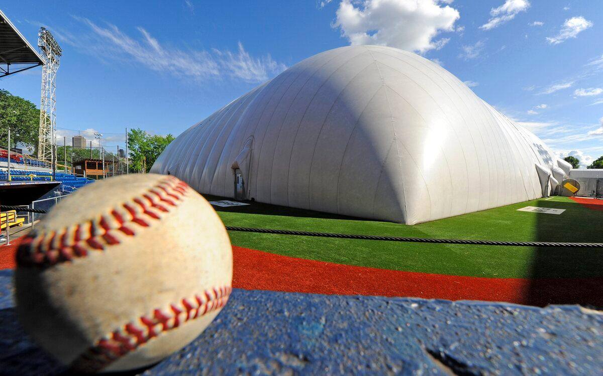 Le dôme du Stade Canac démonté | Le Journal de Québec