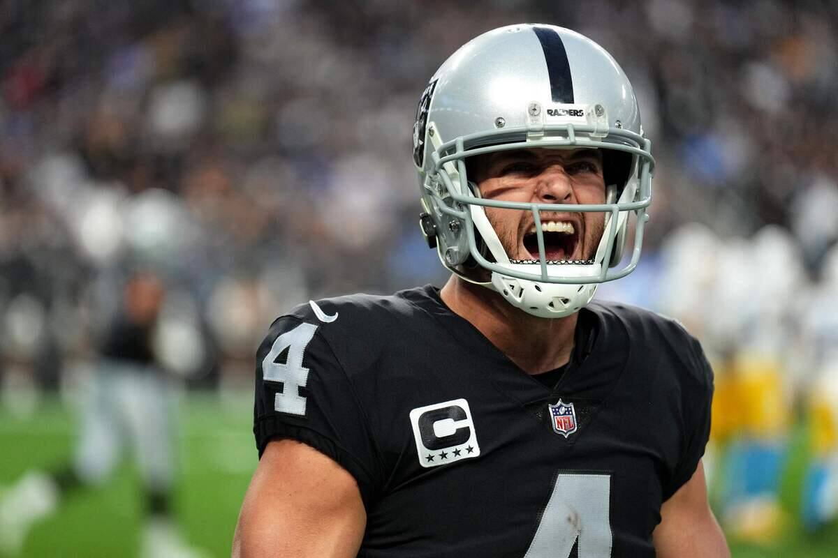 Raiders: Derek Carr tient son bout - TVA Sports