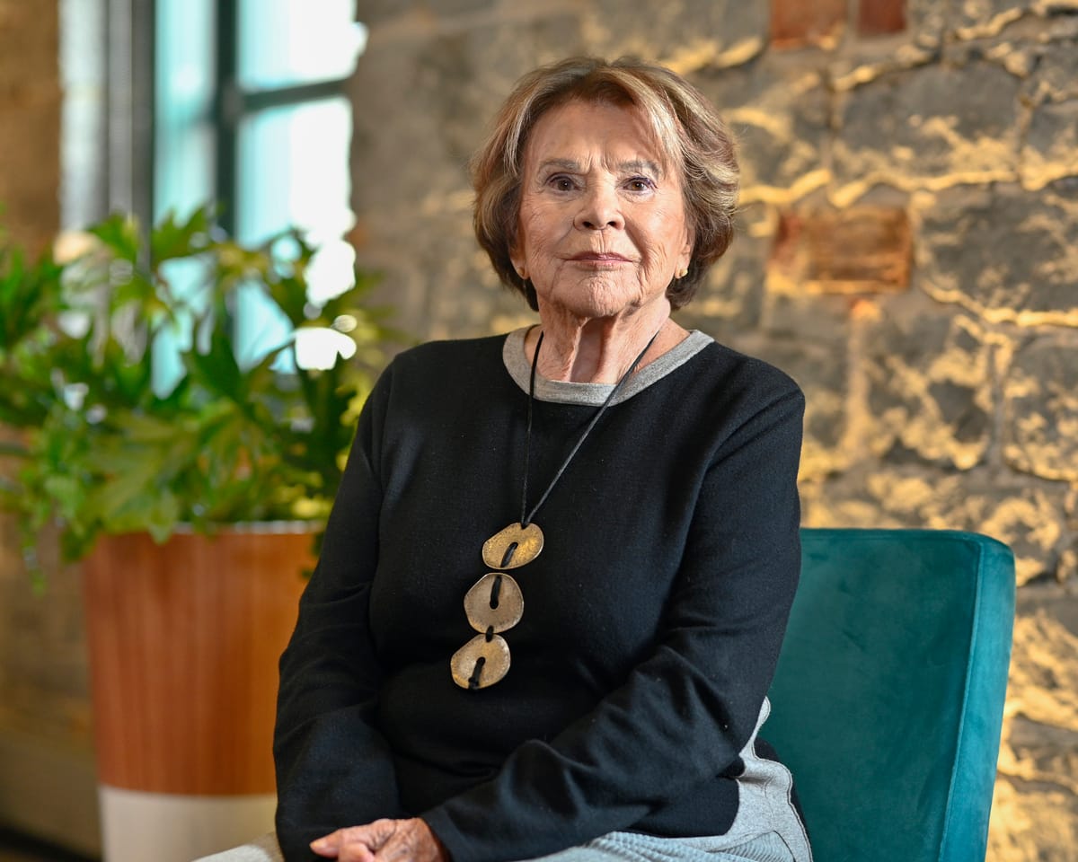 Presque centenaire, Janette Bertrand publie la troisième édition de son ...