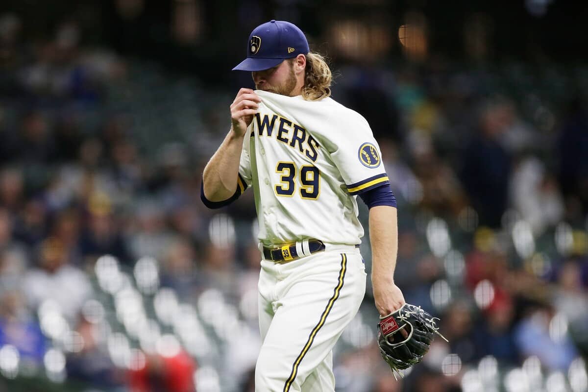 Tout un record pour Corbin Burnes! | Le Journal de Montréal