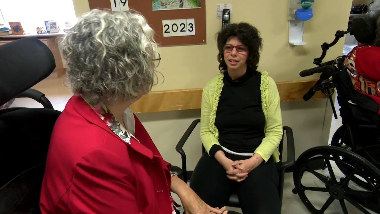 Une actrice québécoise dévouée pour les personnes âgées | TVA Nouvelles