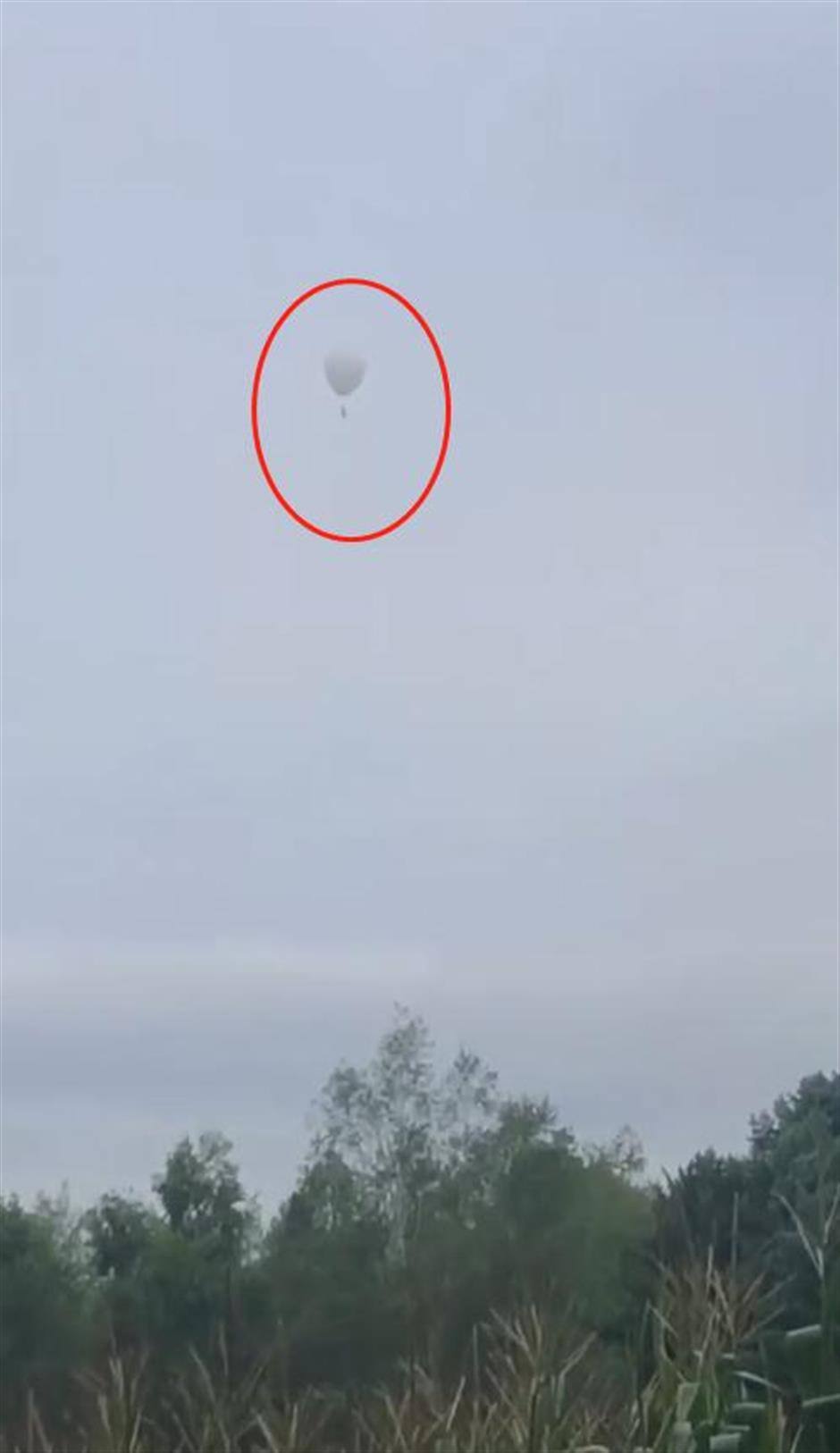 Piégé dans un ballon, un homme à la dérive plus d'une journée dans les ...