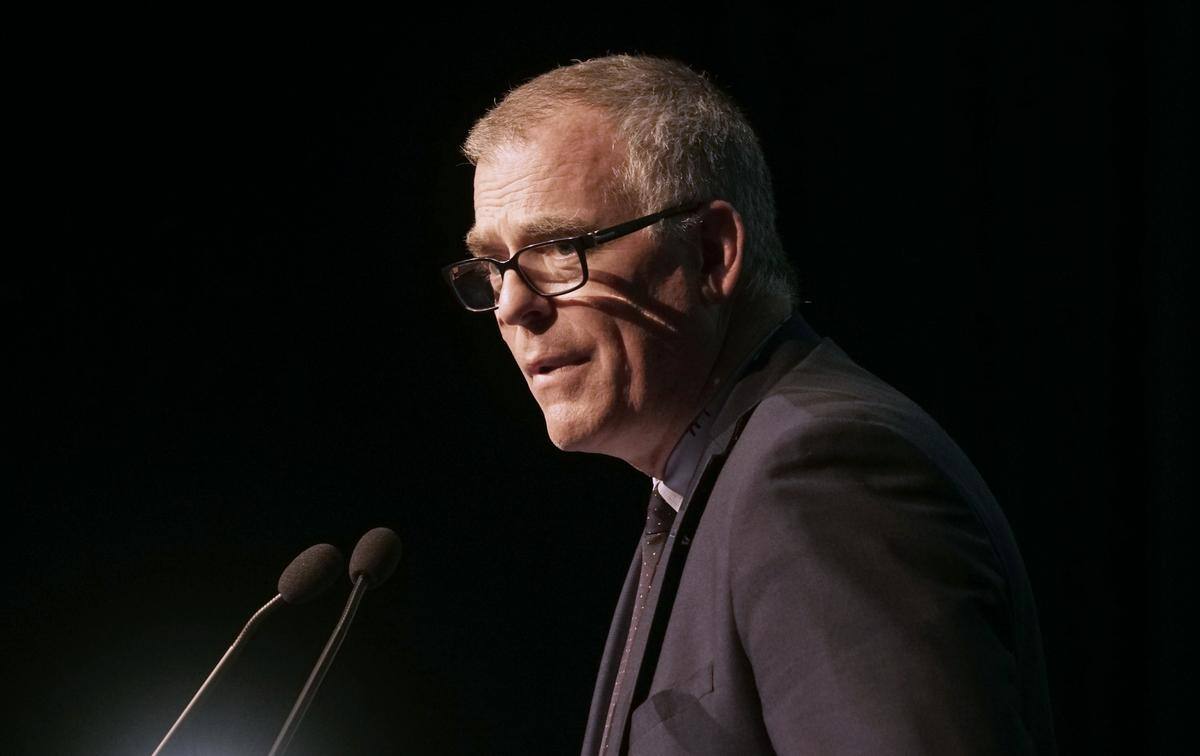 Peter Simons parle d'un «équilibre juste et équitable» | TVA Nouvelles