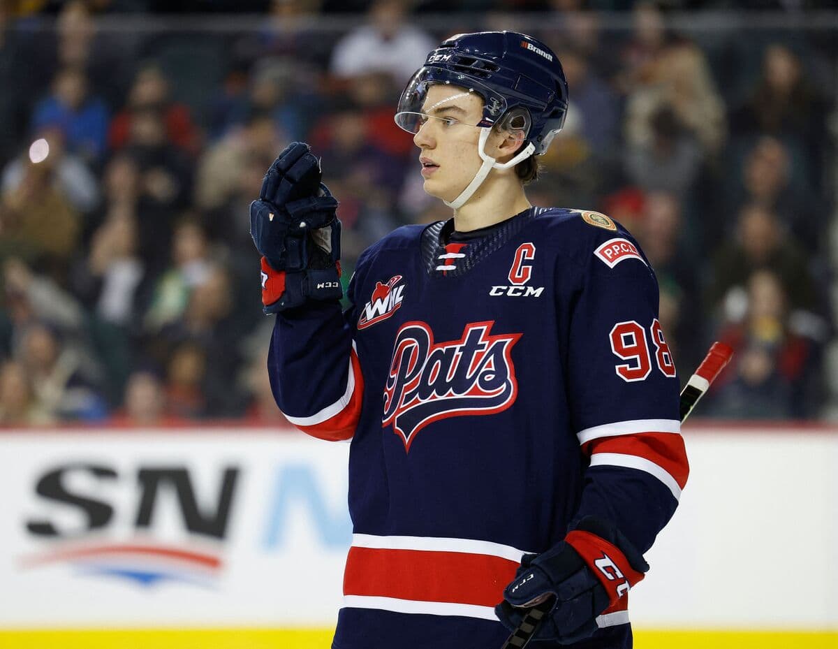 À VOIR: Connor Bedard en met (encore) plein la vue - TVA Sports