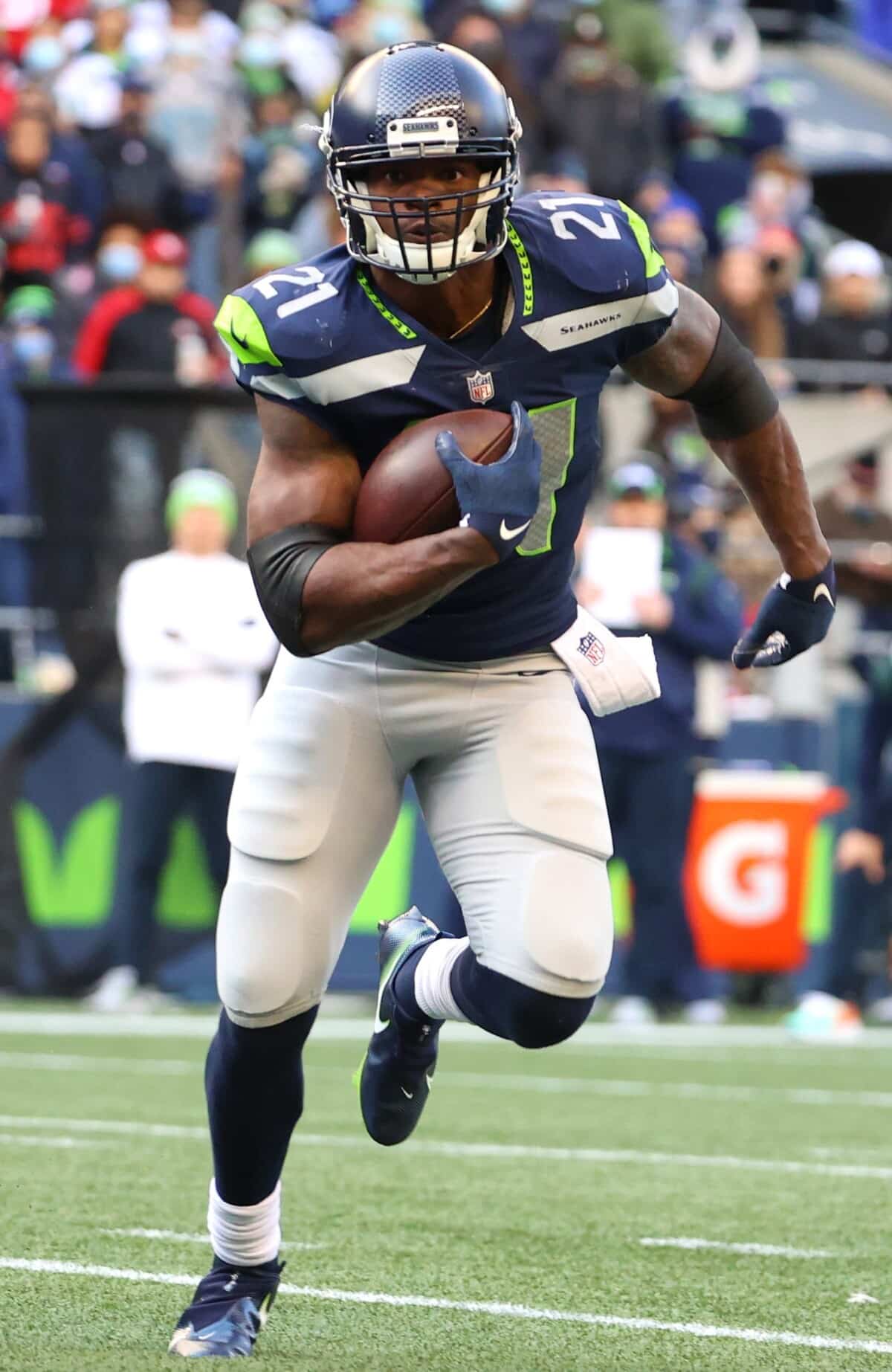 Adrian Peterson espère toujours faire un retour dans la NFL - TVA Sports