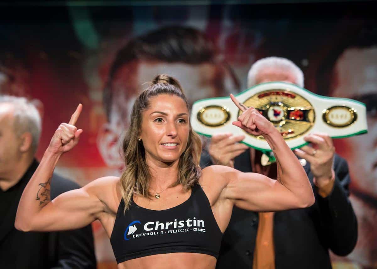 Kim Clavel se battra sous les étoiles - TVA Sports