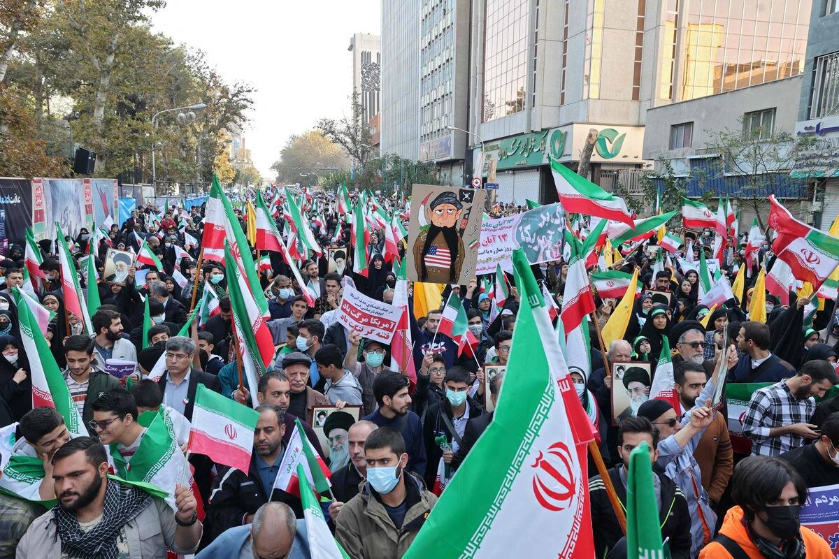 Les Manifestants En Iran Toujours Dans La Rue Malgré Une Répression