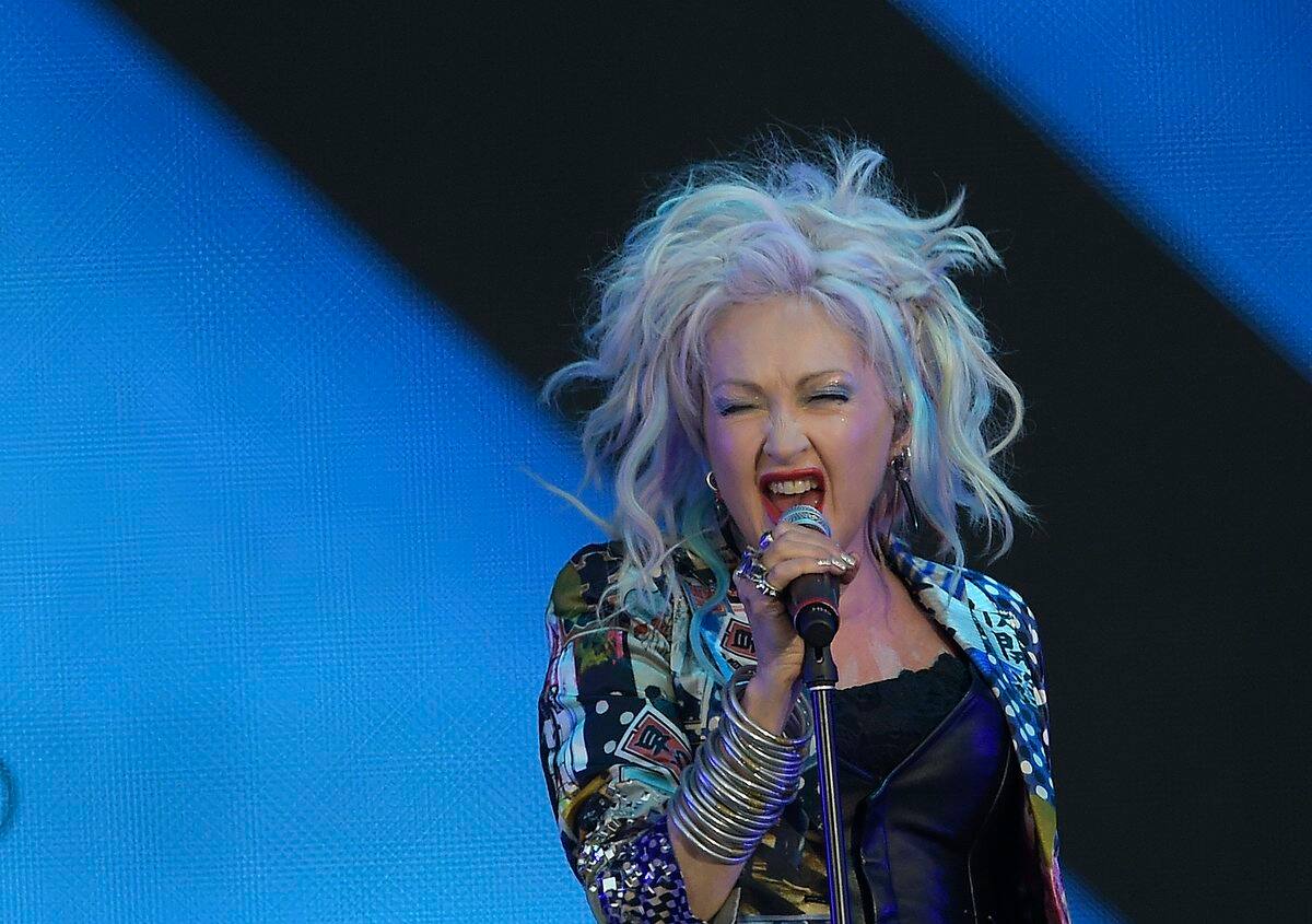 Cette chanteuse québécoise en première partie de Cyndi Lauper au Centre ...