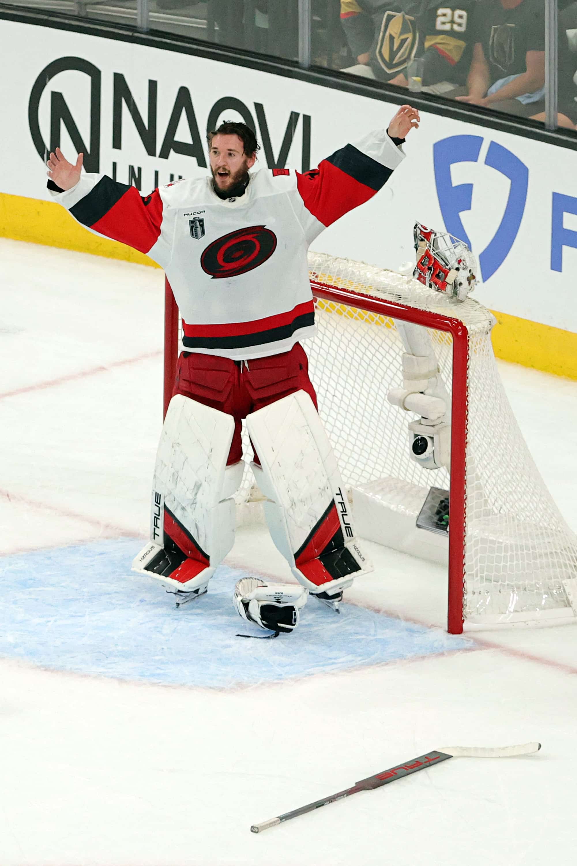 Brandon Bussi : Le gardien recrue de 27 ans sorti de nulle part | JDQ
