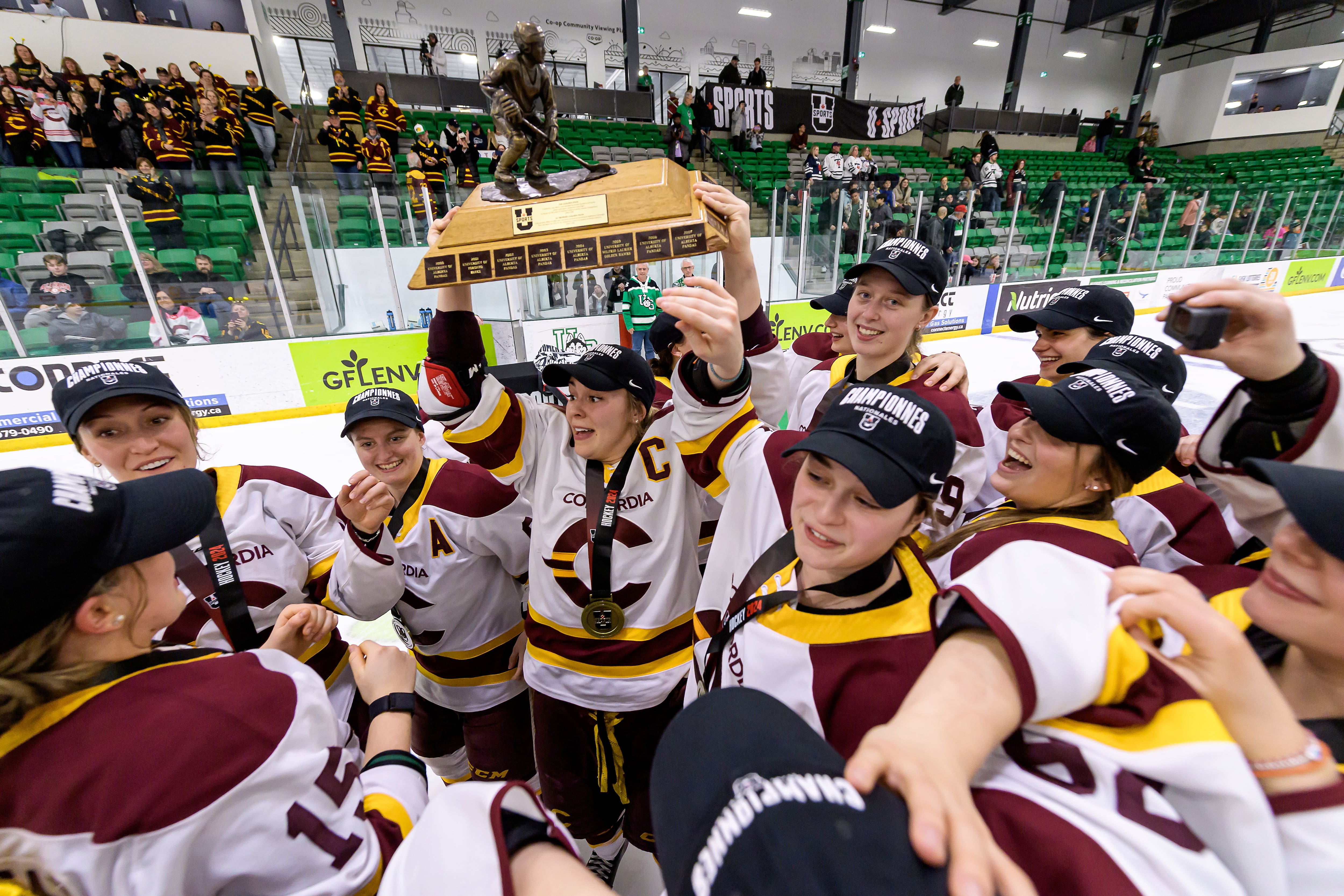 «La belle vie» chez les hockeyeuses professionnelles | JDQ