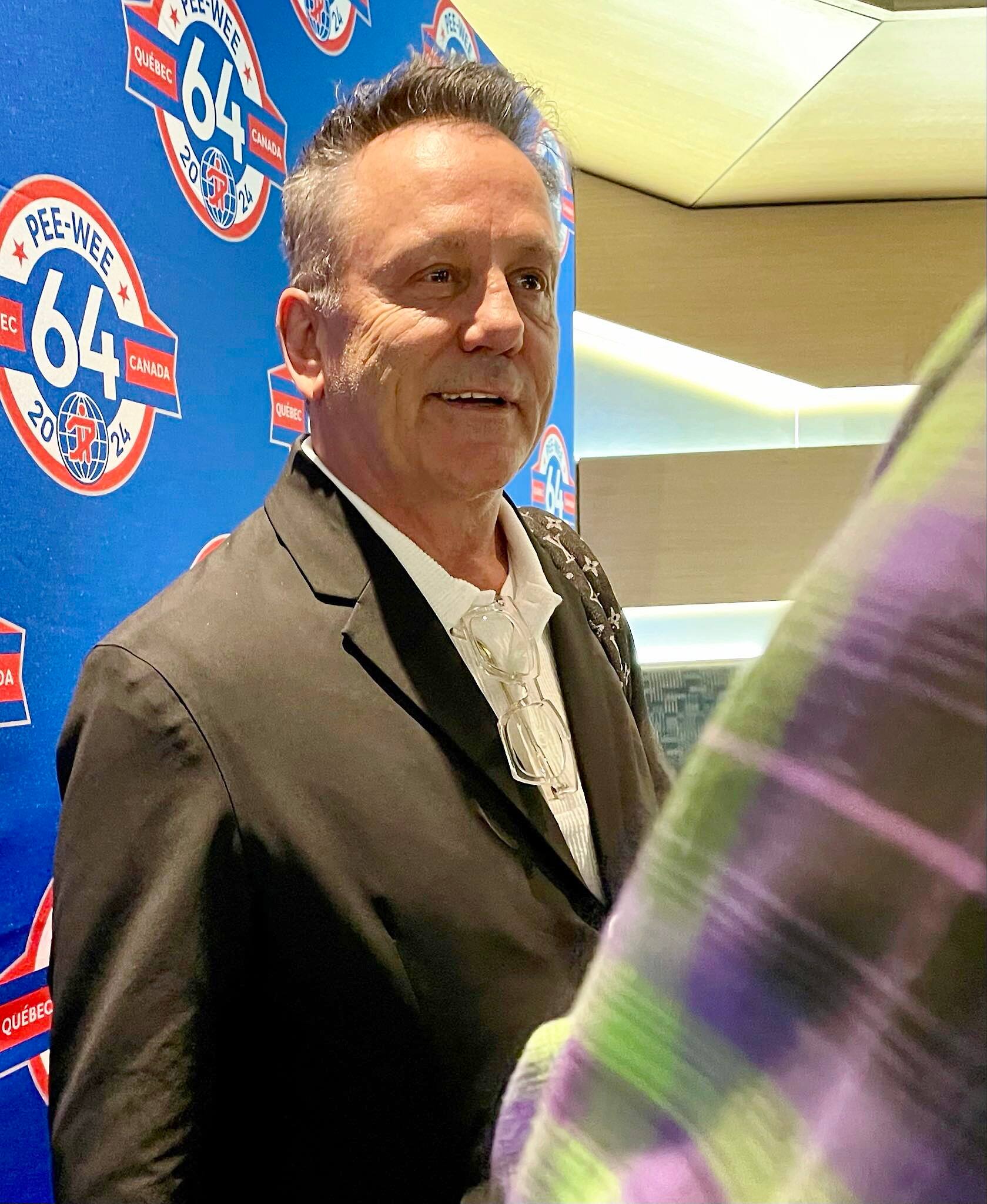 Un lancer frappé dans un filet désert? La légende du hockey Marcel ...