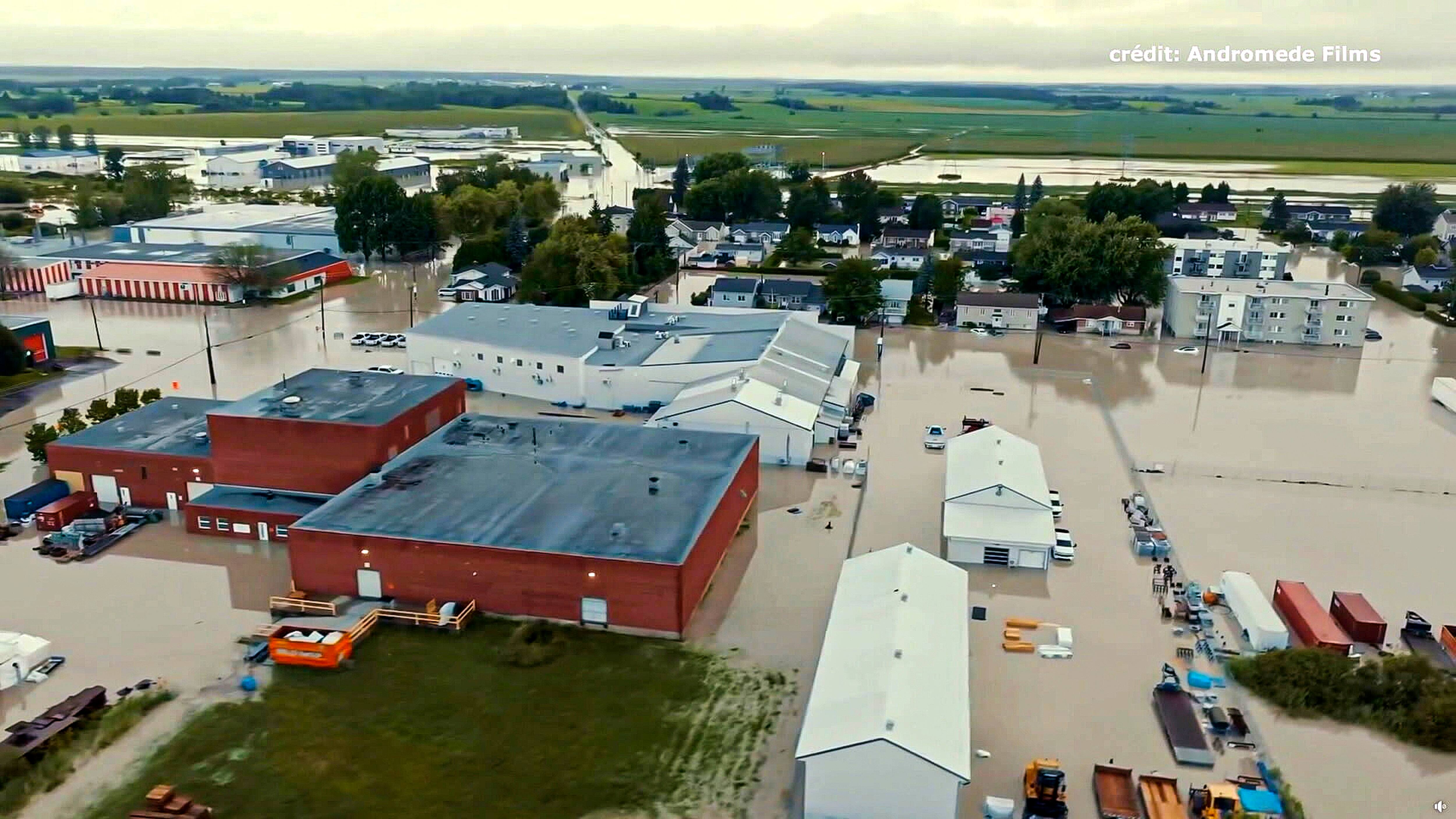 Action collective contre HydroSolution: alors qu’il a été privé d’eau chaude pendant 42 jours ...