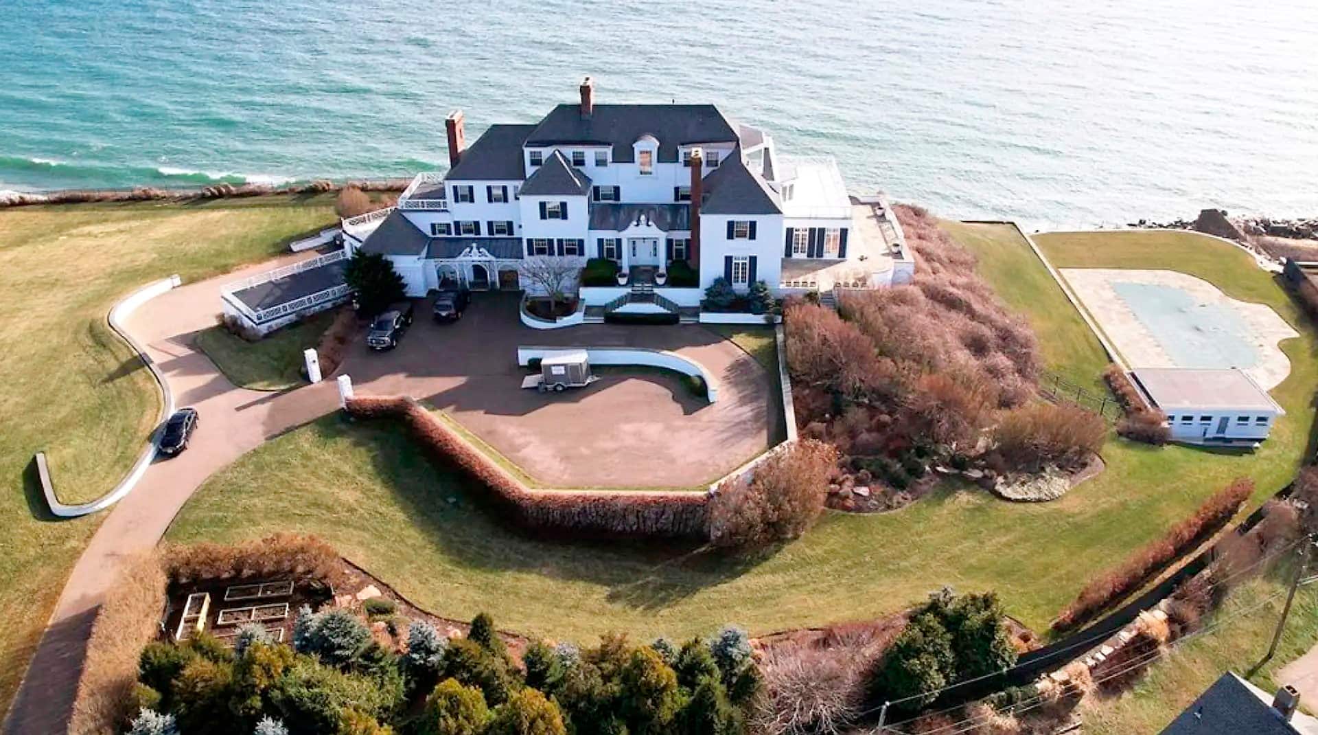 Découvrez le superbe manoir qui fait le bonheur de Taylor Swift | JDQ