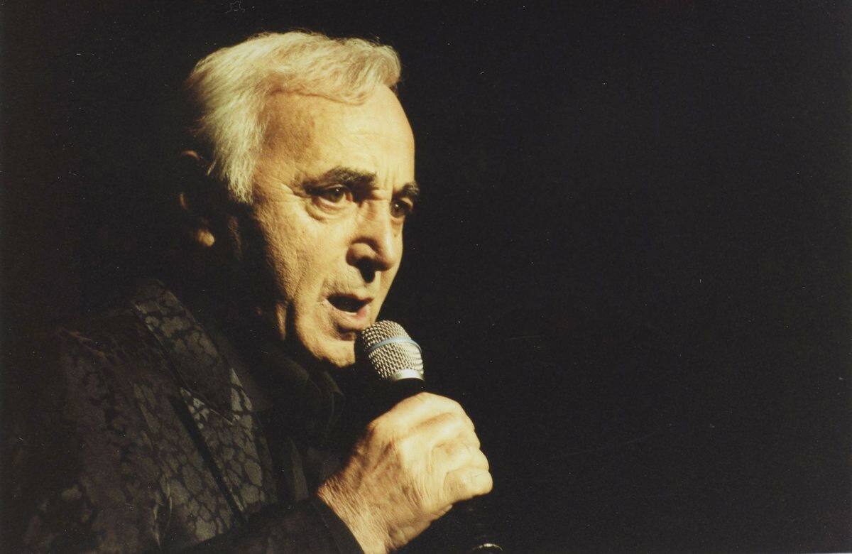 «Monsieur Aznavour»: sa longue quête de gloire portée à l’écran | JDM