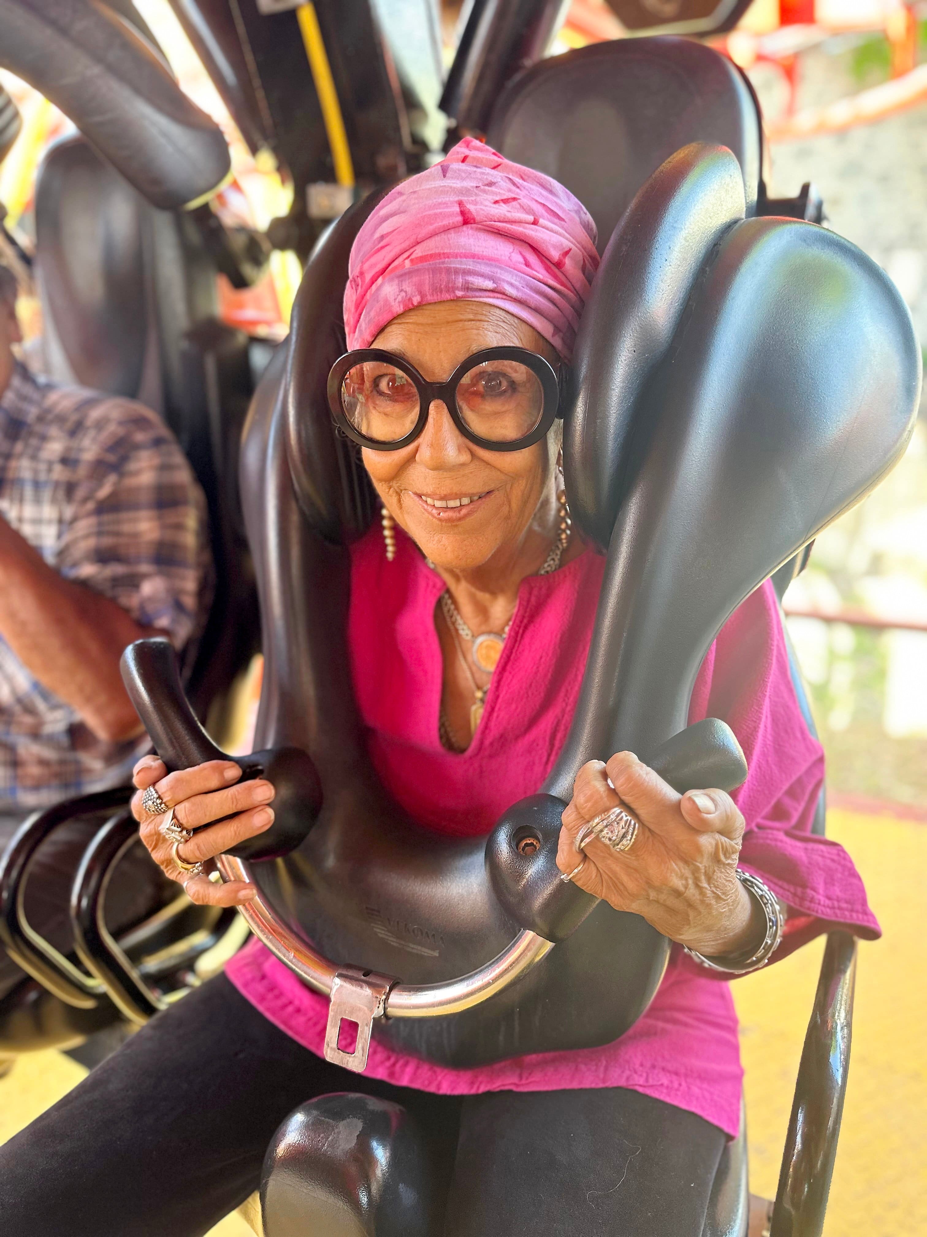 Francine Grimaldi baptise ses 80 ans dans les manèges extrêmes de La ...