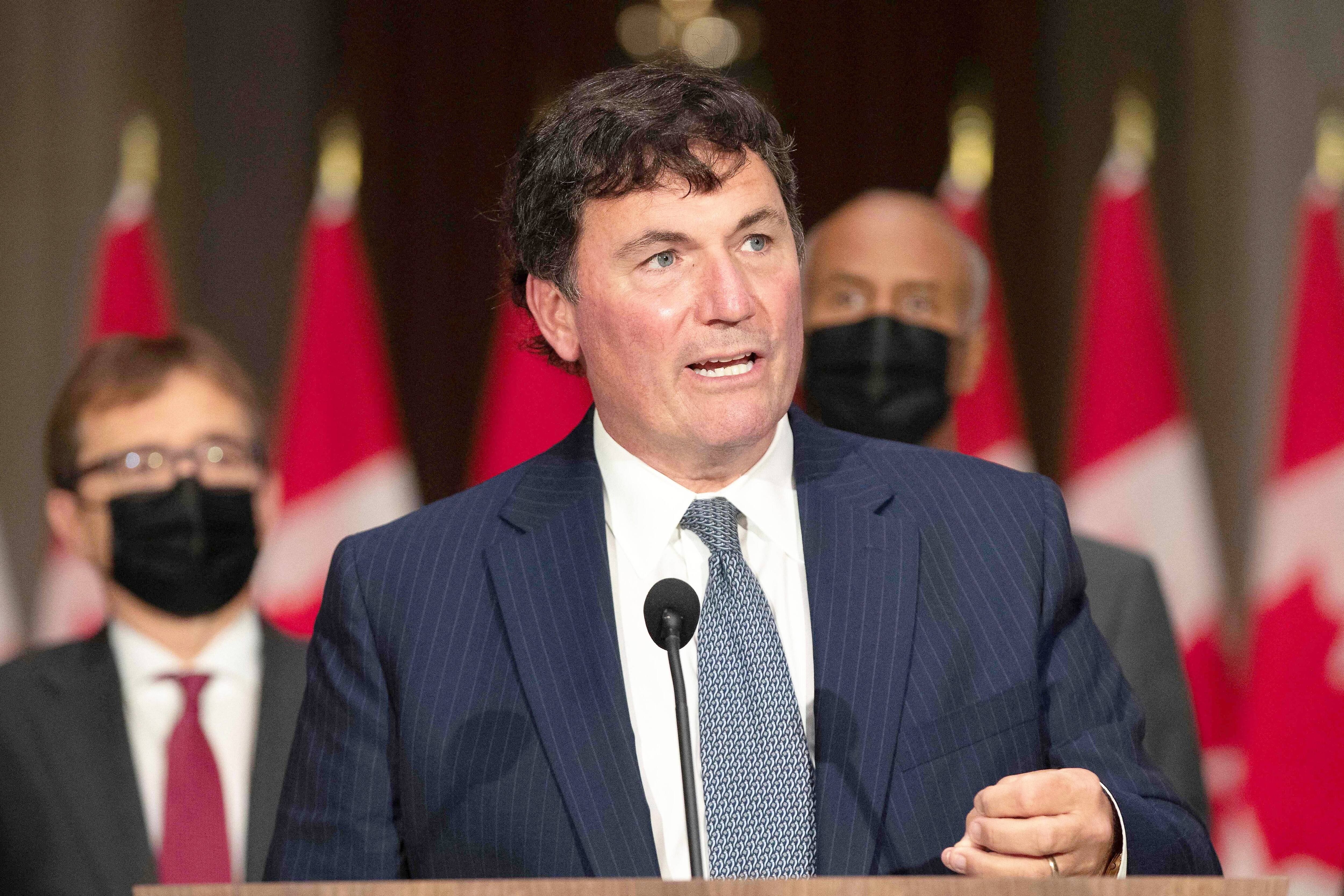 Direction du Parti libéral du Canada: Dominic LeBlanc ne sera pas de la ...