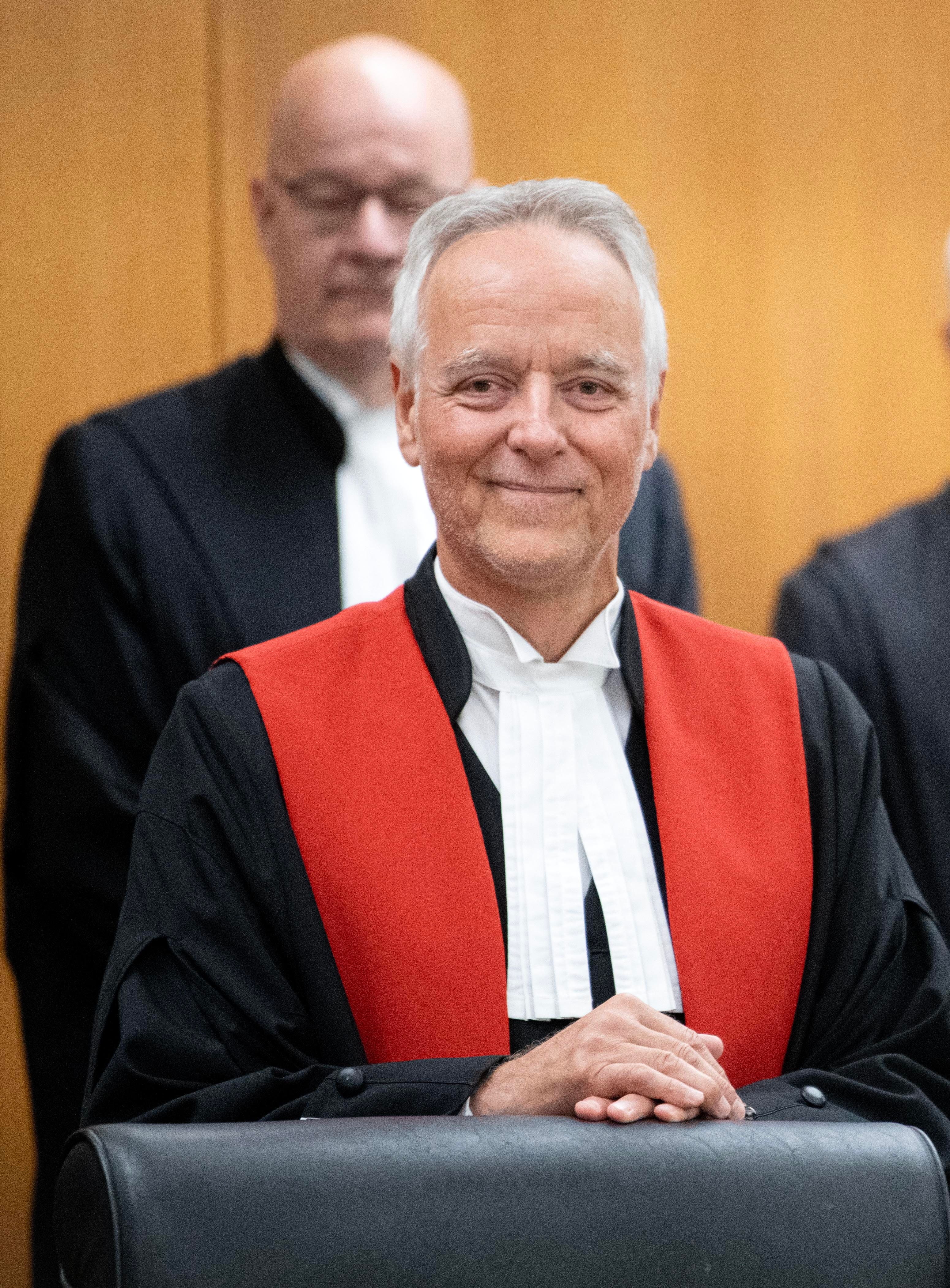 «Menaces à peine voilées»: pas d’immunité pour le juge en chef Henri ...