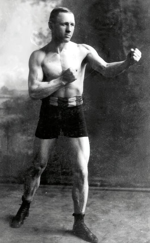 Un livre retrace la vie de Québécois devenus héros à coups de poing | JDM